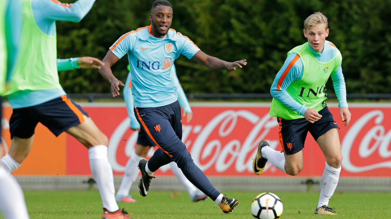 Frenkie de Jong wint FIFA-toernooi Jong Oranje | OnsOranje Frenkie de Jong wint FIFA-toernooi Jong Oranje | OnsOranje